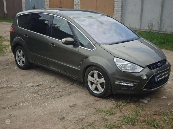 Green Ford S-Max 2011 in Vilnius, with an engine capacity of 2.00 L and mileage of 307 thousand km for 1950 €, photo 7 on AUTOMOTO.COM.LV