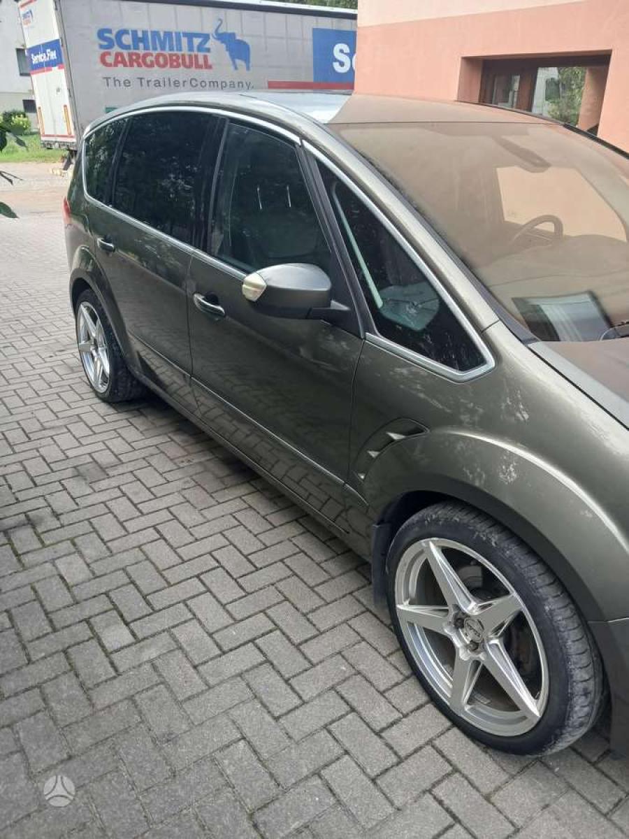 Green Ford S-Max 2012 in Kursenai, with an engine capacity of 2.00 L and mileage of 275 thousand km for 6900 €, photo 6 on AUTOMOTO.COM.LV