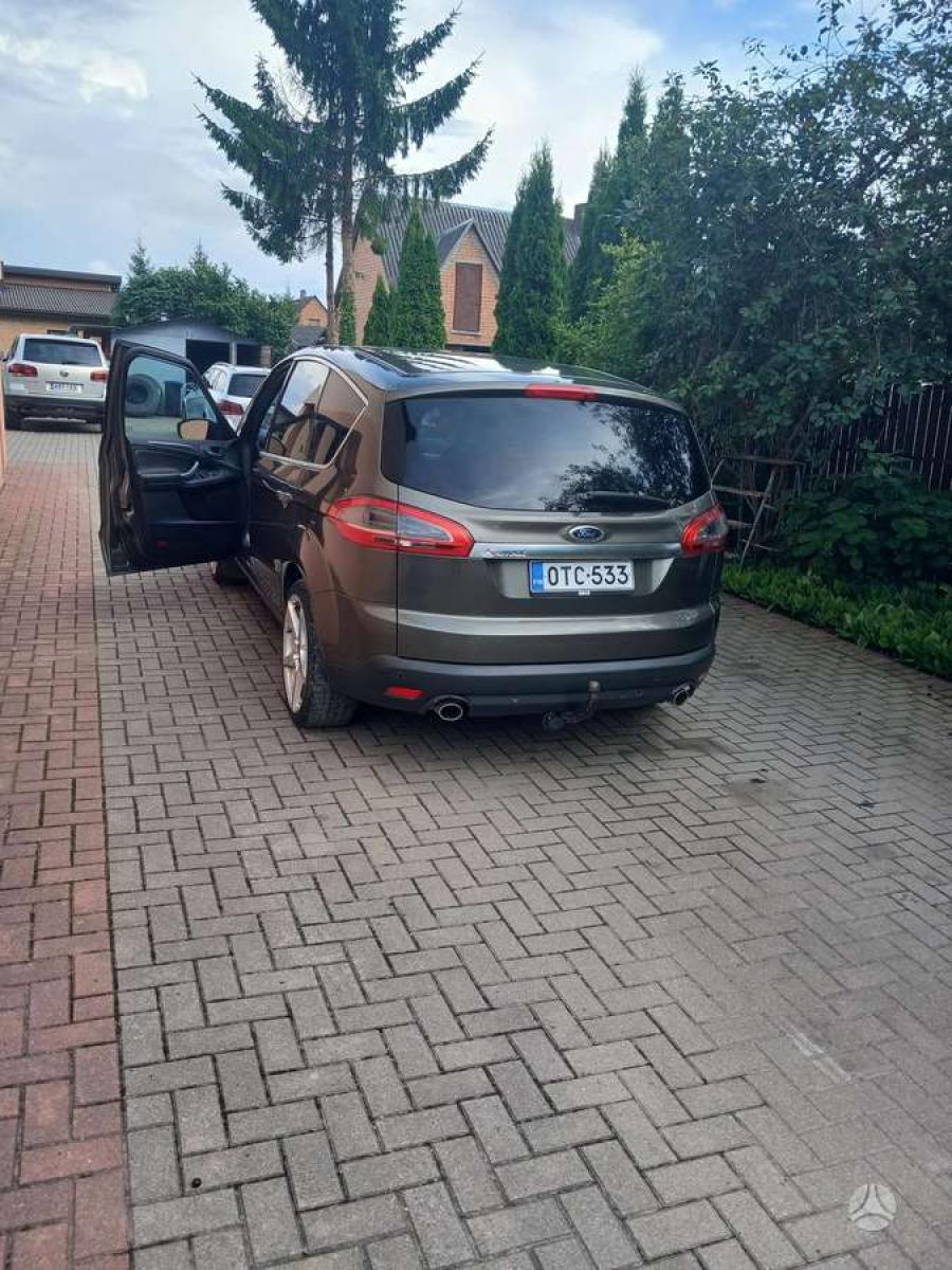 Green Ford S-Max 2012 in Kursenai, with an engine capacity of 2.00 L and mileage of 275 thousand km for 6900 €, photo 9 on AUTOMOTO.COM.LV