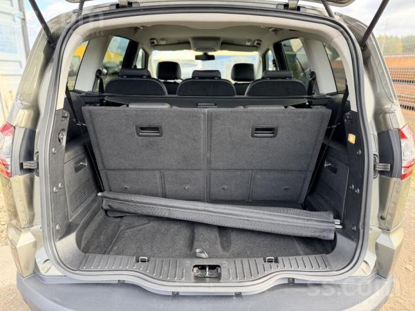 Green Ford S-Max 2012 in Riga, with an engine capacity of 1.60 L and mileage of 172 thousand km for 6995 €, photo 11 on AUTOMOTO.COM.LV