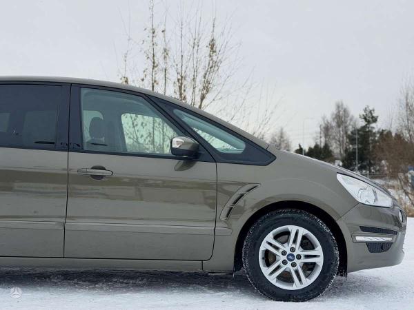 Green Ford S-Max 2013 in Siauliai, with an engine capacity of 2.00 L and mileage of 290 thousand km for 7450 €, photo 10 on AUTOMOTO.COM.LV