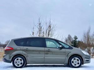 Green Ford S-Max 2013 in Siauliai, with an engine capacity of 2.00 L and mileage of 290 thousand km for 7450 €, photo 16 on AUTOMOTO.COM.LV