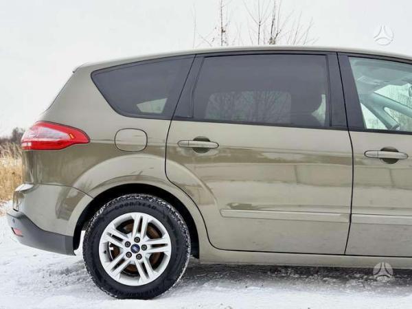 Green Ford S-Max 2013 in Siauliai, with an engine capacity of 2.00 L and mileage of 290 thousand km for 7450 €, photo 9 on AUTOMOTO.COM.LV