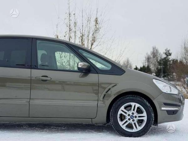 Green Ford S-Max 2013 in Siauliai, with an engine capacity of 2.00 L and mileage of 290 thousand km for 7450 €, photo 10 on AUTOMOTO.COM.LV