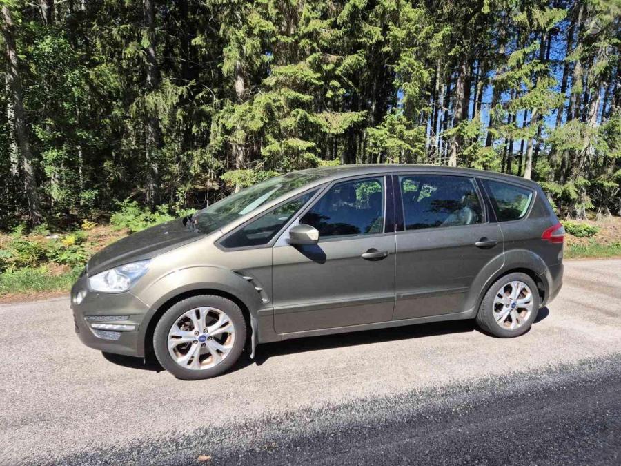 Zaļš Ford S-Max 2013 Viļņa, ar dzinēja tilpumu 1.60 L un nobraukumu 289 tūkst. km par 5200 €, foto 4 vietnē AUTOMOTO.COM.LV