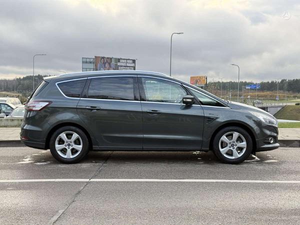 Green Ford S-Max 2016 in Vilnius, with an engine capacity of 2.00 L and mileage of 264 thousand km for 8700 €, photo 2 on AUTOMOTO.COM.LV