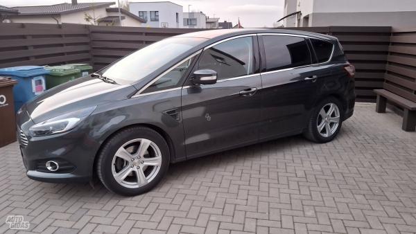 Green Ford S-Max 2017 in Kaunas, with an engine capacity of 2.00 L and mileage of 248 thousand km for 11300 €, photo 1 on AUTOMOTO.COM.LV