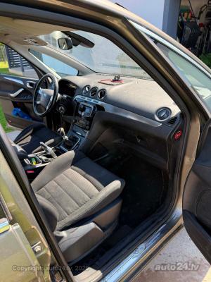 Zaļš Ford S-Max 2011 Tallina, ar dzinēja tilpumu 2.20 L un nobraukumu 342 tūkst. km par 4990 €, foto 12 vietnē AUTOMOTO.COM.LV