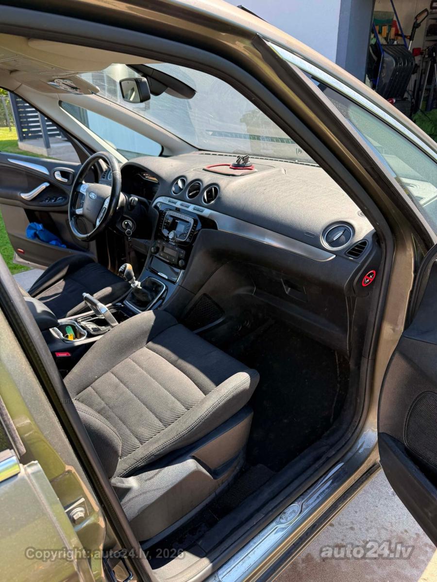 Zaļš Ford S-Max 2011 Tallina, ar dzinēja tilpumu 2.20 L un nobraukumu 342 tūkst. km par 4990 €, foto 12 vietnē AUTOMOTO.COM.LV