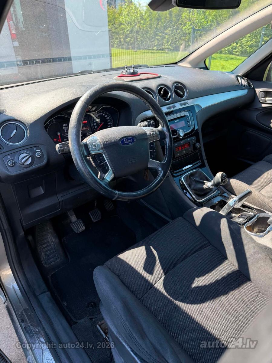 Zaļš Ford S-Max 2011 Tallina, ar dzinēja tilpumu 2.20 L un nobraukumu 342 tūkst. km par 4990 €, foto 16 vietnē AUTOMOTO.COM.LV
