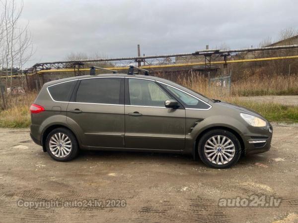 Zaļš Ford S-Max 2013 Tallina, ar dzinēja tilpumu 2.00 L un nobraukumu 234 tūkst. km par 6500 €, foto 2 vietnē AUTOMOTO.COM.LV
