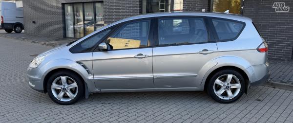 Grey Ford S-Max 2008 in Vilnius, with an engine capacity of 2.50 L and mileage of 356 thousand km for 1399 €, photo 2 on AUTOMOTO.COM.LV