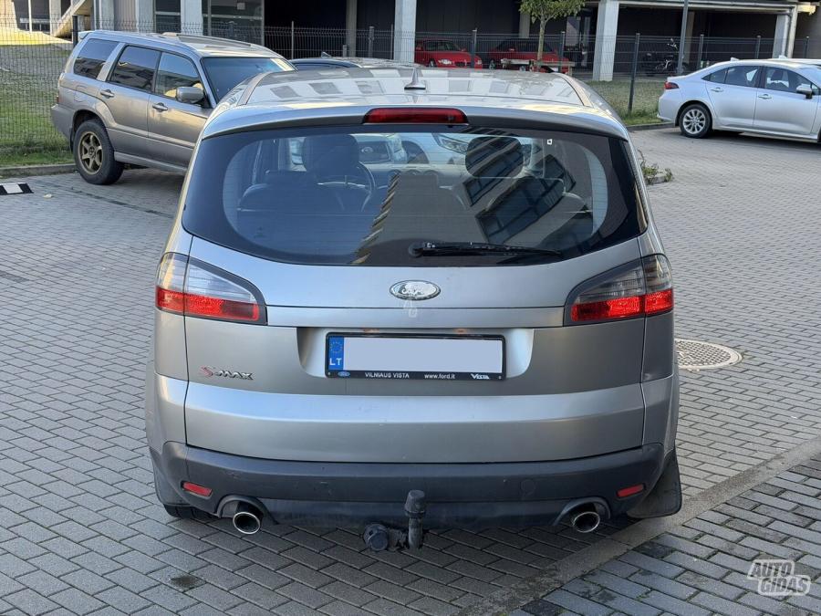Pelēks Ford S-Max 2008 Viļņa, ar dzinēja tilpumu 2.50 L un nobraukumu 356 tūkst. km par 1399 €, foto 4 vietnē AUTOMOTO.COM.LV