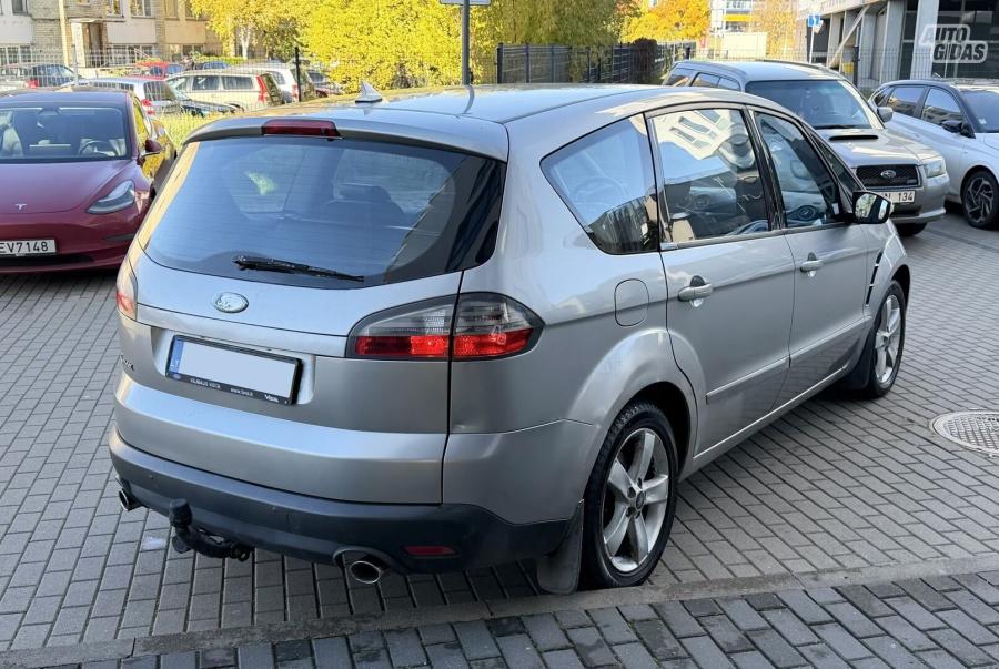 Pelēks Ford S-Max 2008 Viļņa, ar dzinēja tilpumu 2.50 L un nobraukumu 356 tūkst. km par 1399 €, foto 5 vietnē AUTOMOTO.COM.LV