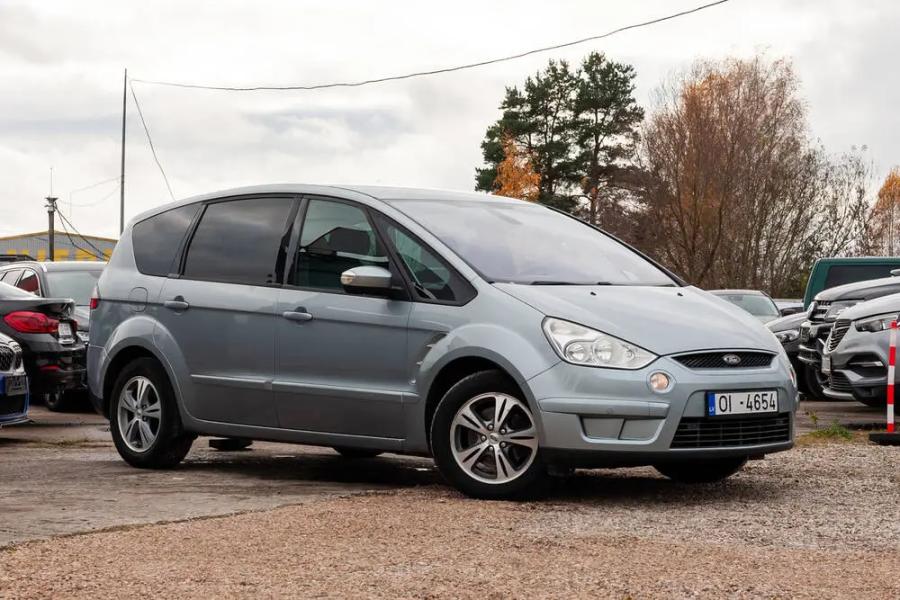 Pelēks Ford S-Max 2009 Rīga, ar dzinēja tilpumu 2.00 L un nobraukumu 259 tūkst. km par 4495 €, foto 1 vietnē AUTOMOTO.COM.LV