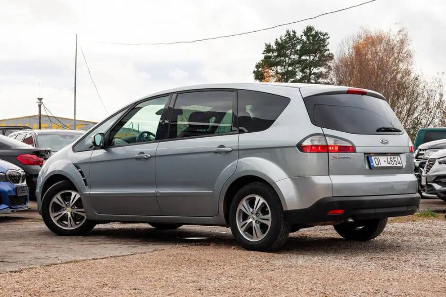 Pelēks Ford S-Max 2009 Rīga, ar dzinēja tilpumu 2.00 L un nobraukumu 259 tūkst. km par 4495 €, foto 3 vietnē AUTOMOTO.COM.LV