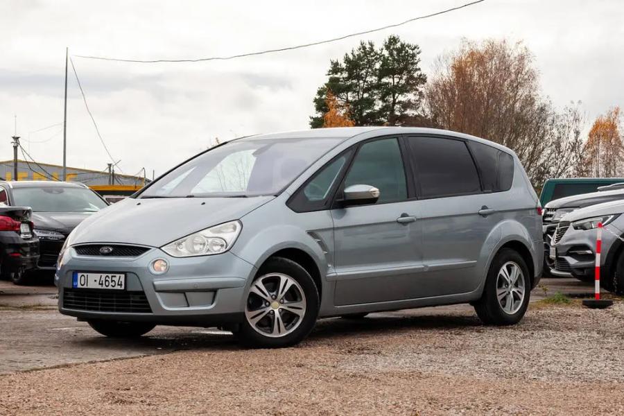 Pelēks Ford S-Max 2009 Rīga, ar dzinēja tilpumu 2.00 L un nobraukumu 259 tūkst. km par 4495 €, foto 4 vietnē AUTOMOTO.COM.LV