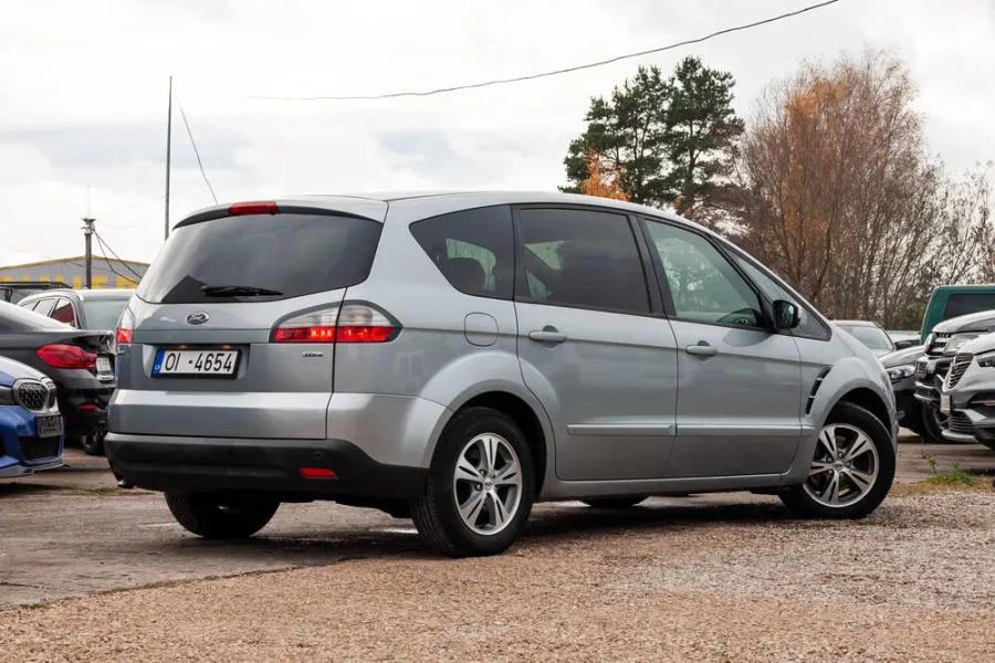 Pelēks Ford S-Max 2009 Rīga, ar dzinēja tilpumu 2.00 L un nobraukumu 259 tūkst. km par 4495 €, foto 5 vietnē AUTOMOTO.COM.LV