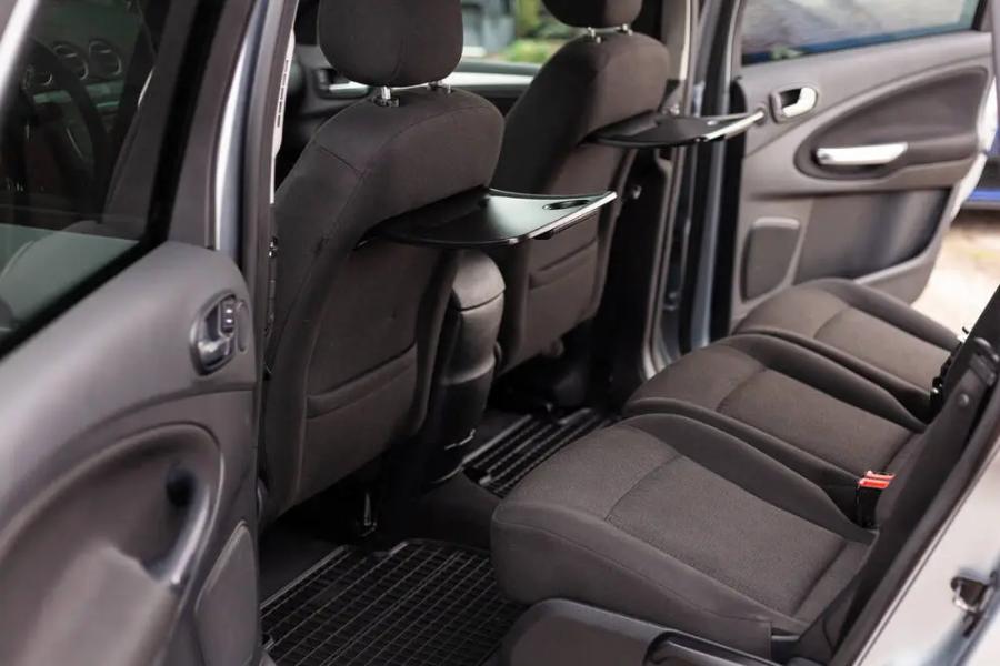 Pelēks Ford S-Max 2009 Rīga, ar dzinēja tilpumu 2.00 L un nobraukumu 259 tūkst. km par 4495 €, foto 8 vietnē AUTOMOTO.COM.LV