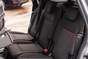 Pelēks Ford S-Max 2009 Rīga, ar dzinēja tilpumu 2.00 L un nobraukumu 259 tūkst. km par 4495 €, foto 9 vietnē AUTOMOTO.COM.LV