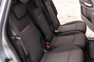 Pelēks Ford S-Max 2009 Rīga, ar dzinēja tilpumu 2.00 L un nobraukumu 259 tūkst. km par 4495 €, foto 14 vietnē AUTOMOTO.COM.LV