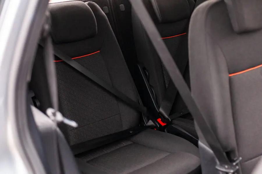 Pelēks Ford S-Max 2009 Rīga, ar dzinēja tilpumu 2.00 L un nobraukumu 259 tūkst. km par 4495 €, foto 16 vietnē AUTOMOTO.COM.LV