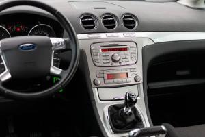 Pelēks Ford S-Max 2009 Rīga, ar dzinēja tilpumu 2.00 L un nobraukumu 259 tūkst. km par 4495 €, foto 24 vietnē AUTOMOTO.COM.LV