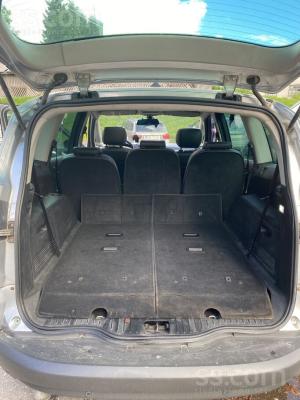 Grey Ford S-Max 2006 in Talsi, with an engine capacity of 2.00 L and mileage of 329 thousand km for 2200 €, photo 9 on AUTOMOTO.COM.LV