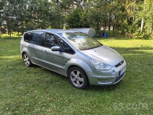 Grey Ford S-Max 2008 in Liepaja, with an engine capacity of 1.80 L and mileage of 367 thousand km for 1850 €, photo 3 on AUTOMOTO.COM.LV