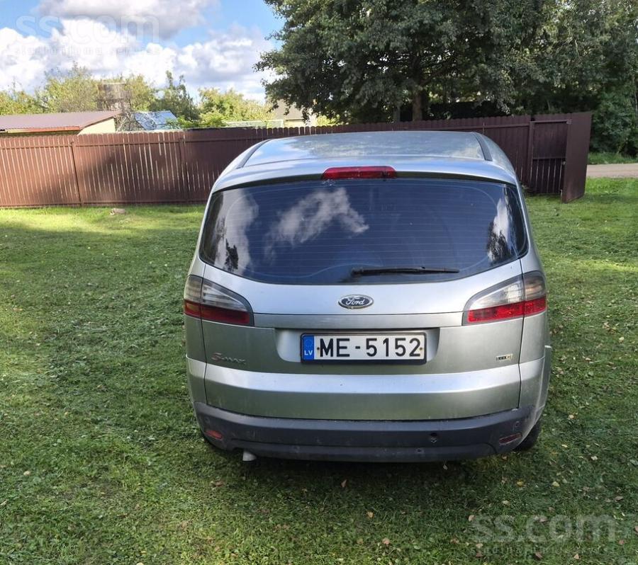 Grey Ford S-Max 2008 in Liepaja, with an engine capacity of 1.80 L and mileage of 367 thousand km for 1850 €, photo 4 on AUTOMOTO.COM.LV