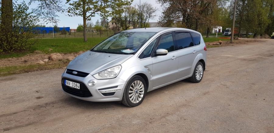 Grey Ford S-Max 2010 in Riga, with an engine capacity of 2.00 L and mileage of 305 thousand km for 4800 €, photo 1 on AUTOMOTO.COM.LV