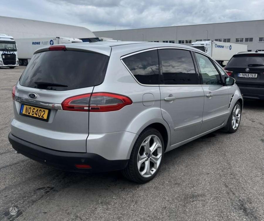 Grey Ford S-Max 2011 in Kaunas, with an engine capacity of 2.00 L and mileage of 270 thousand km for 4700 €, photo 6 on AUTOMOTO.COM.LV