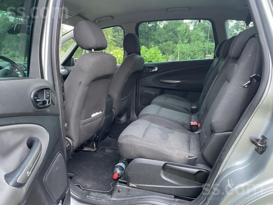 Pelēks Ford S-Max 2006 Talsi, ar dzinēja tilpumu 1.80 L un nobraukumu 266 tūkst. km par 1750 €, foto 7 vietnē AUTOMOTO.COM.LV