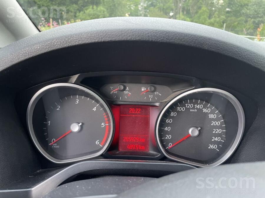 Pelēks Ford S-Max 2006 Talsi, ar dzinēja tilpumu 1.80 L un nobraukumu 266 tūkst. km par 1750 €, foto 9 vietnē AUTOMOTO.COM.LV