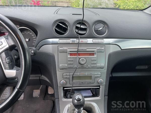 Pelēks Ford S-Max 2006 Talsi, ar dzinēja tilpumu 1.80 L un nobraukumu 266 tūkst. km par 1750 €, foto 10 vietnē AUTOMOTO.COM.LV