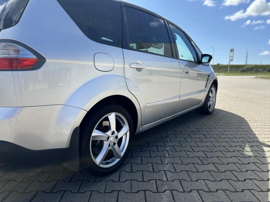 Pelēks Ford S-Max 2007 Tallina, ar dzinēja tilpumu 2.00 L un nobraukumu 176 tūkst. km par 4200 €, foto 10 vietnē AUTOMOTO.COM.LV