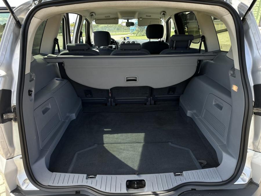 Pelēks Ford S-Max 2007 Tallina, ar dzinēja tilpumu 2.00 L un nobraukumu 176 tūkst. km par 4200 €, foto 24 vietnē AUTOMOTO.COM.LV