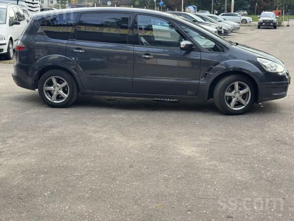 Pelēks Ford S-Max 2008 Rīga, ar dzinēja tilpumu 2.00 L un nobraukumu 227 tūkst. km par 4850 €, foto 10 vietnē AUTOMOTO.COM.LV