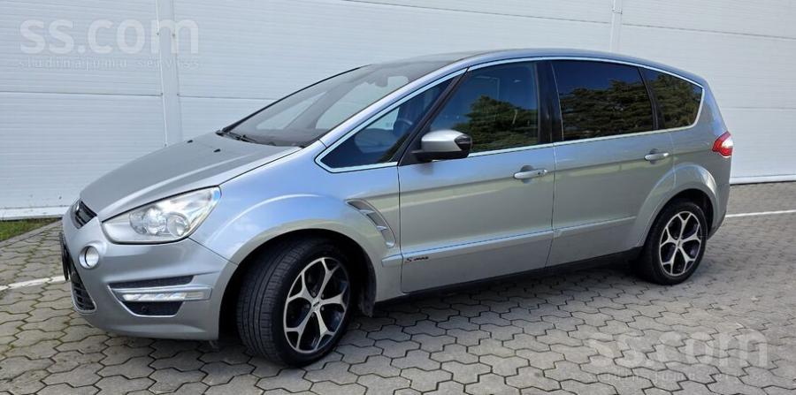 Grey Ford S-Max 2011 in Riga, with an engine capacity of 2.00 L and mileage of 293 thousand km for 3950 €, photo 3 on AUTOMOTO.COM.LV