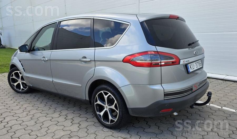 Grey Ford S-Max 2011 in Riga, with an engine capacity of 2.00 L and mileage of 293 thousand km for 3950 €, photo 4 on AUTOMOTO.COM.LV