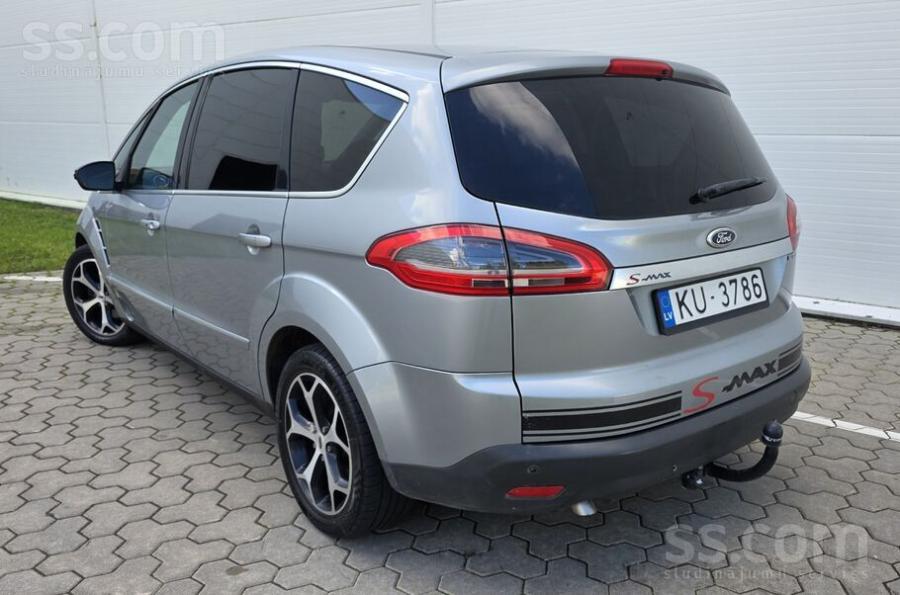 Grey Ford S-Max 2011 in Riga, with an engine capacity of 2.00 L and mileage of 293 thousand km for 3950 €, photo 5 on AUTOMOTO.COM.LV
