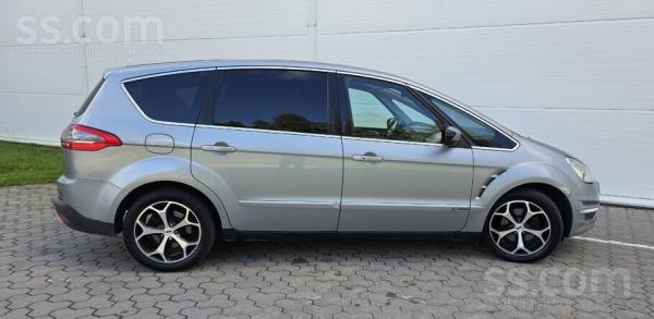 Grey Ford S-Max 2011 in Riga, with an engine capacity of 2.00 L and mileage of 293 thousand km for 3950 €, photo 9 on AUTOMOTO.COM.LV