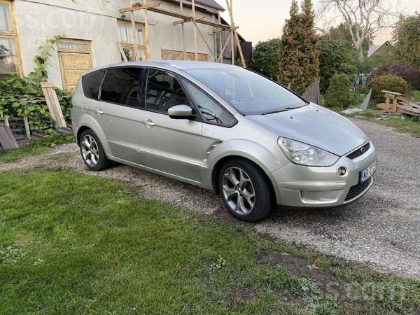 Grey Ford S-Max 2006 in Ogre, with an engine capacity of 2.00 L and mileage of 288 thousand km for 2150 €, photo 2 on AUTOMOTO.COM.LV
