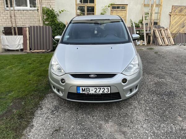 Grey Ford S-Max 2006 in Ogre, with an engine capacity of 2.00 L and mileage of 288 thousand km for 2150 €, photo 3 on AUTOMOTO.COM.LV