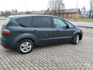 Grey Ford S-Max 2006 in Siauliai, with an engine capacity of 1.80 L and mileage of 342 thousand km for 2350 €, photo 5 on AUTOMOTO.COM.LV