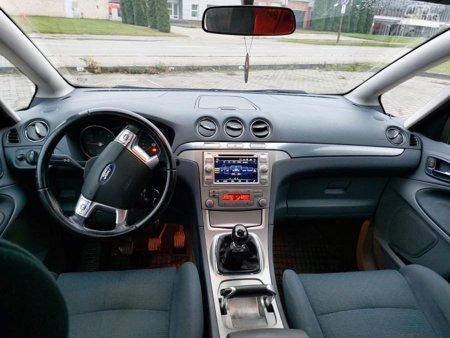 Grey Ford S-Max 2006 in Siauliai, with an engine capacity of 1.80 L and mileage of 342 thousand km for 2350 €, photo 10 on AUTOMOTO.COM.LV