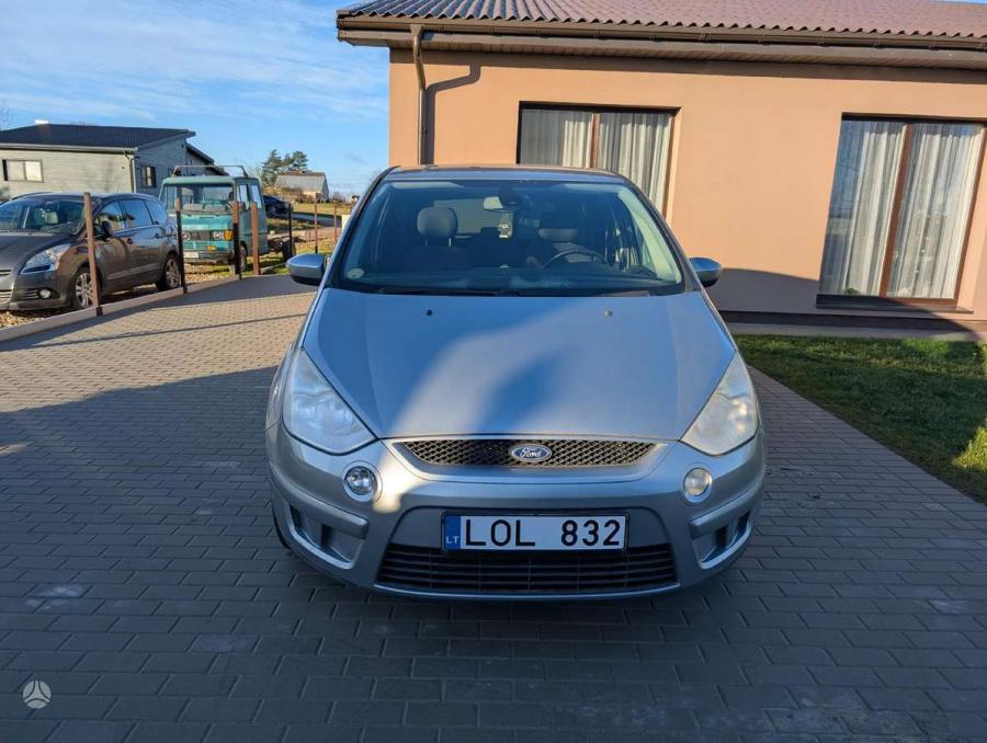 Pelēks Ford S-Max 2006 Šauļi, ar dzinēja tilpumu 1.75 L un nobraukumu 232 tūkst. km par 2200 €, foto 1 vietnē AUTOMOTO.COM.LV