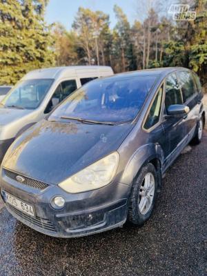 Pelēks Ford S-Max 2006 Viļņa, ar dzinēja tilpumu 1.80 L un nobraukumu 338 tūkst. km par 1200 €, foto  vietnē AUTOMOTO.COM.LV