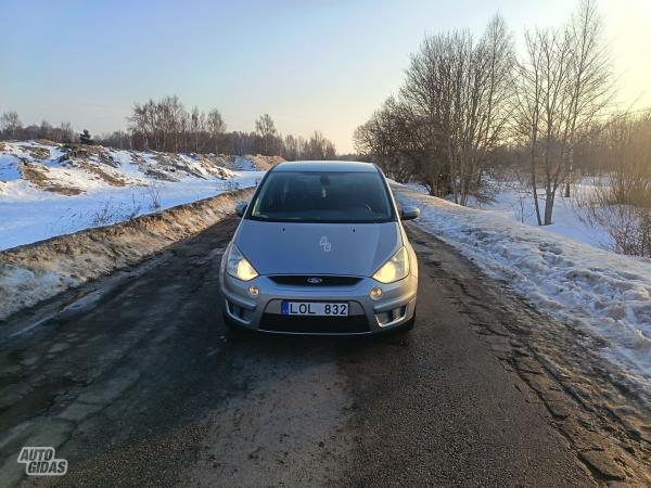 Grey Ford S-Max 2006 in Siauliai, with an engine capacity of 1.80 L and mileage of 233 thousand km for 1450 €, photo 2 on AUTOMOTO.COM.LV