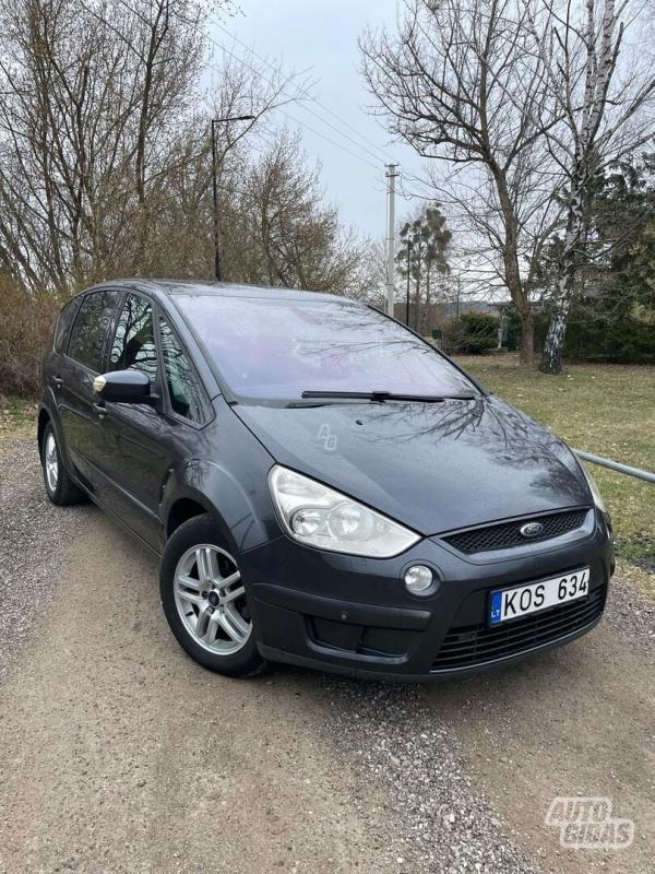 Grey Ford S-Max 2006 in Alytus, with an engine capacity of 1.80 L and mileage of 300 thousand km for 2200 €, photo 1 on AUTOMOTO.COM.LV